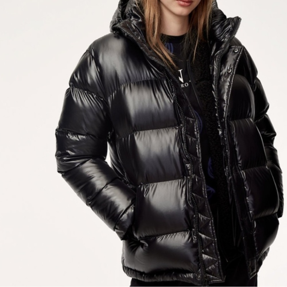 Aritzia Tna The Super Puff Black Glossy Puffer Jacket… - Gem